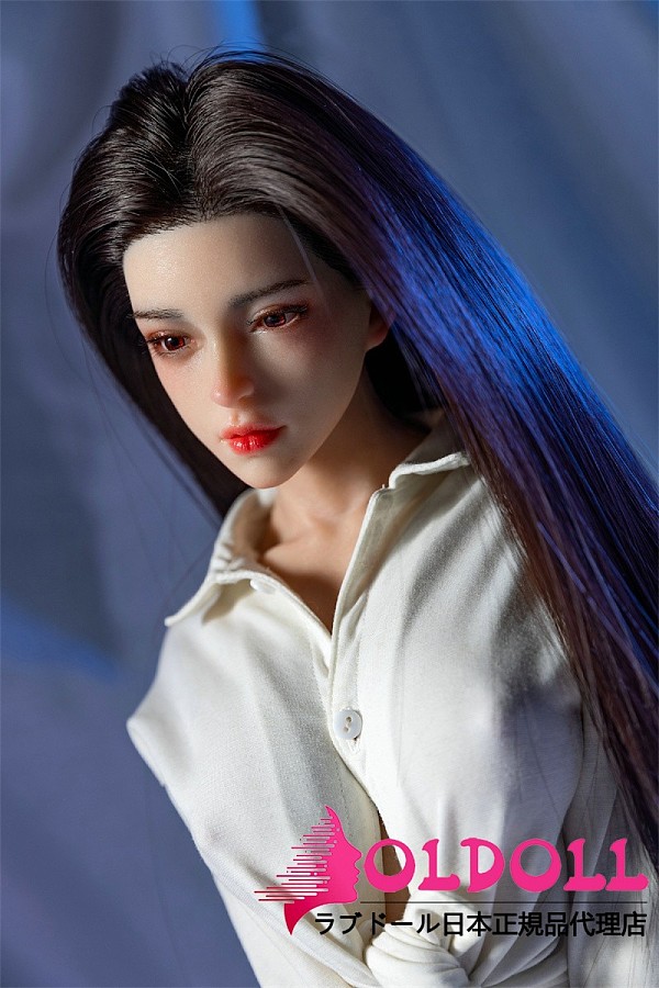 等身大フィギュア シリコンミニドール Qita Doll 76cm #琪琪（qiqi）ヘッド シリコン製 ミニドール 髪の毛植毛あり 眉毛植毛あり リアルメイク付き 2穴セクシー可能 / 収納 ...